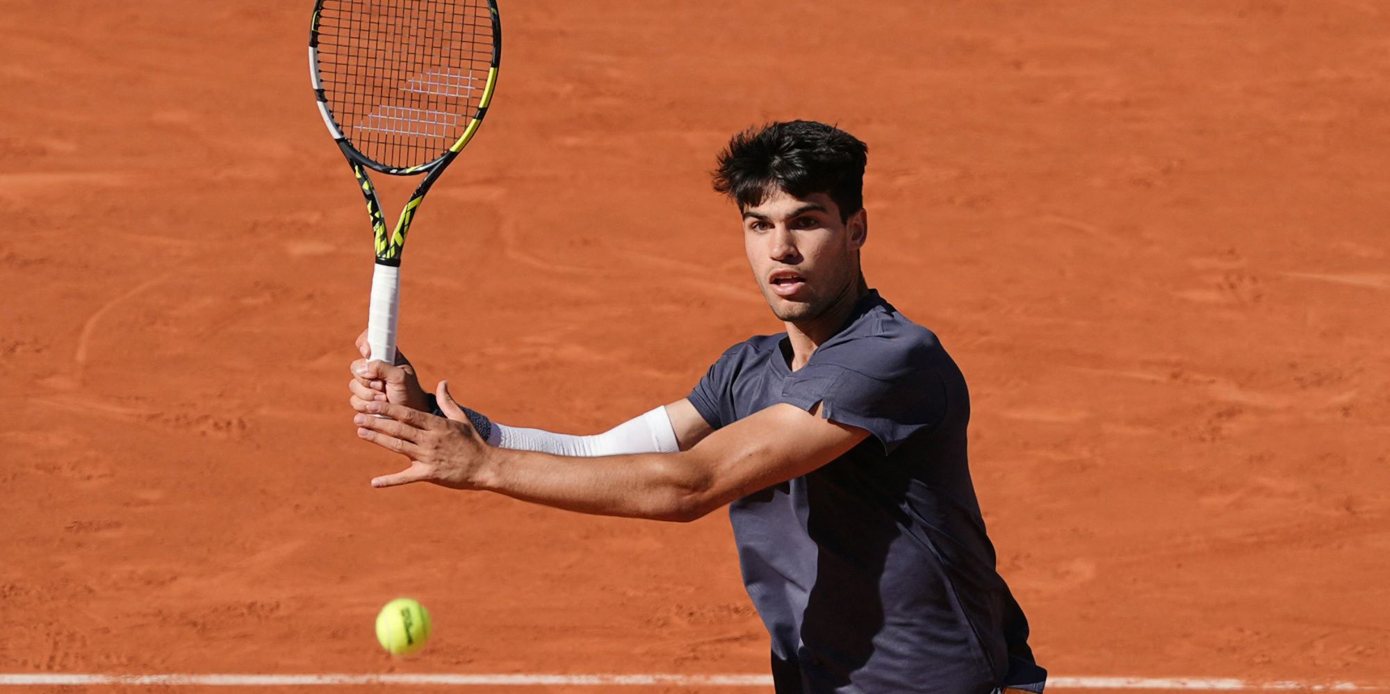 Roland-Garros 2024 : Carlos Alcaraz vient à bout de Jannik Sinner et se hisse en finale