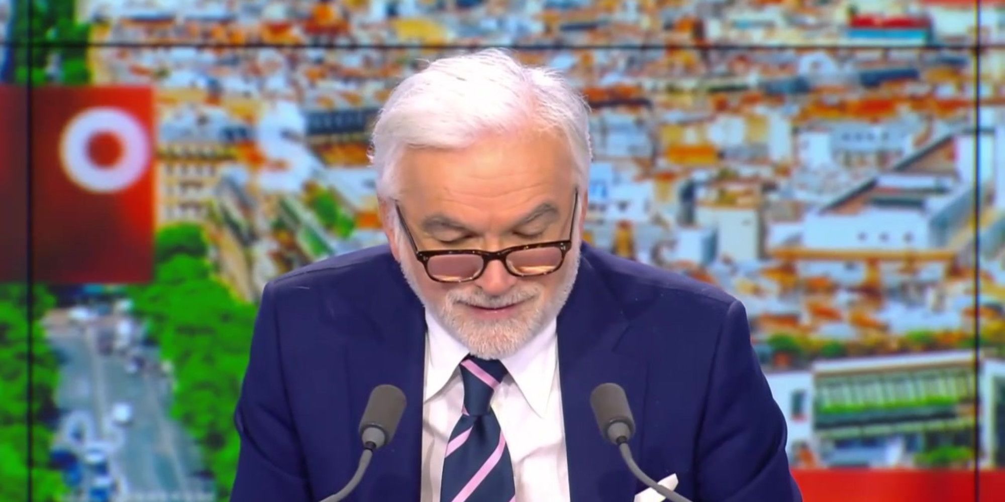 10 ministres de plein exercice sur 16 issus de la Macronie, la ...