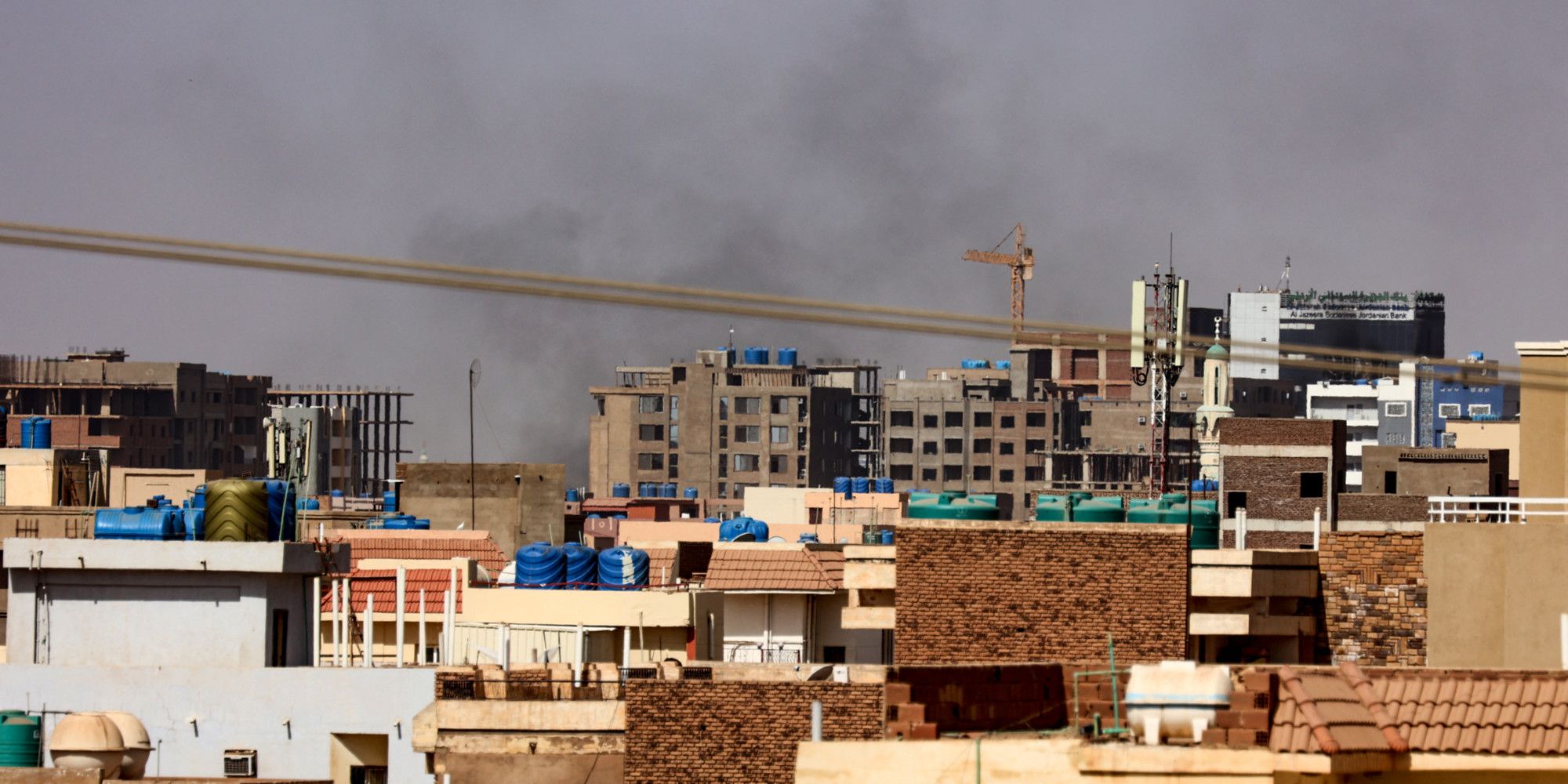 Les États-Unis et la France évacuent des ressortissants du Soudan en plein chaos