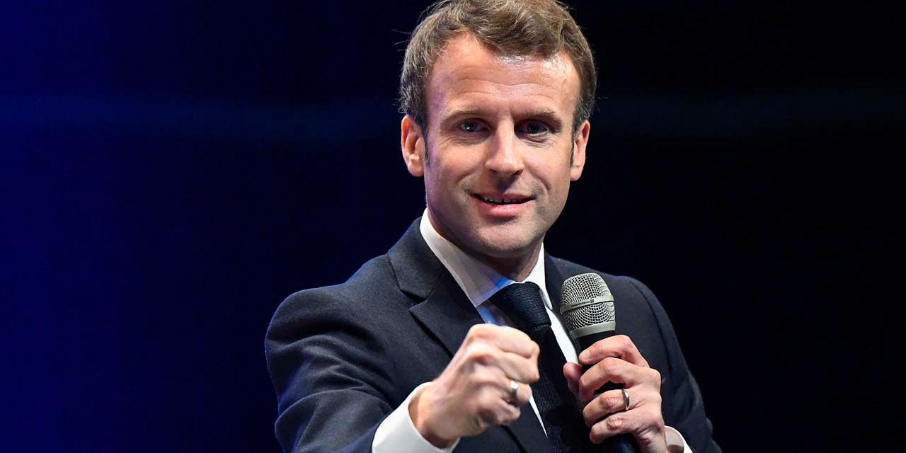 Retraites : Emmanuel Macron défend une "réforme historique pour le pays"