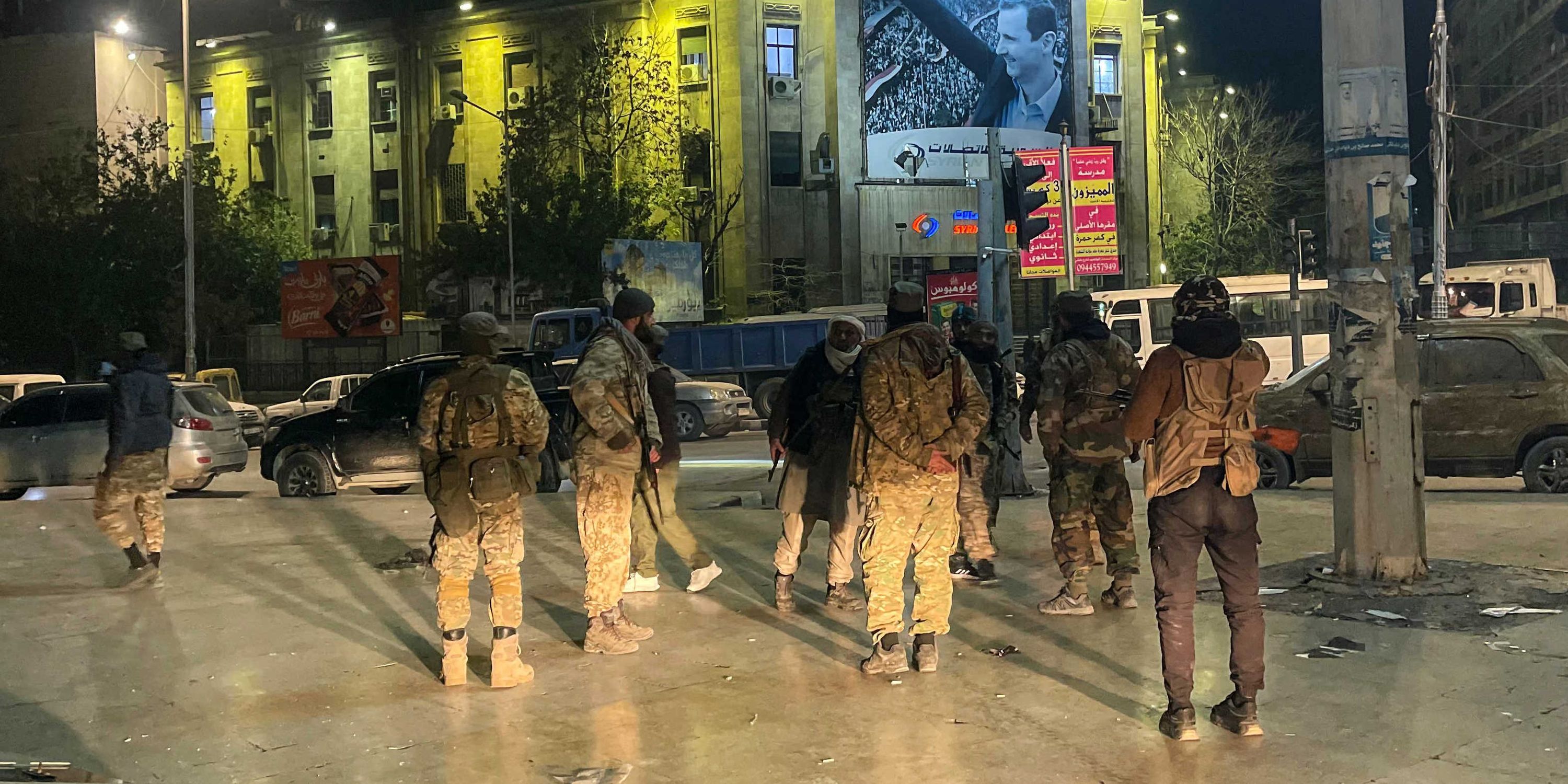 Syrie : les rebelles «aux portes» de Hama, la population fuit