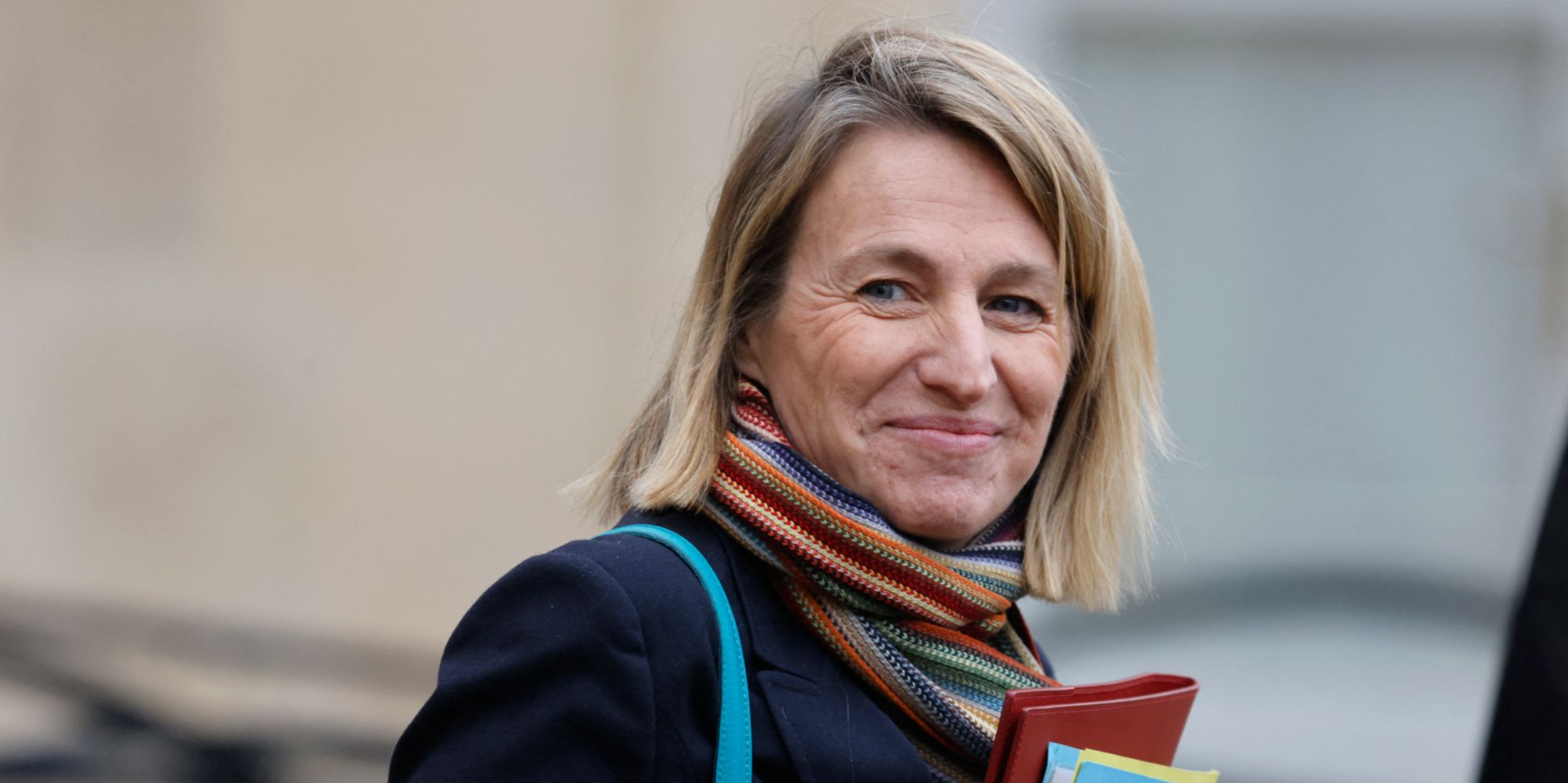 La ministre du Travail prône une adoption de l'IA dans «toutes les ...