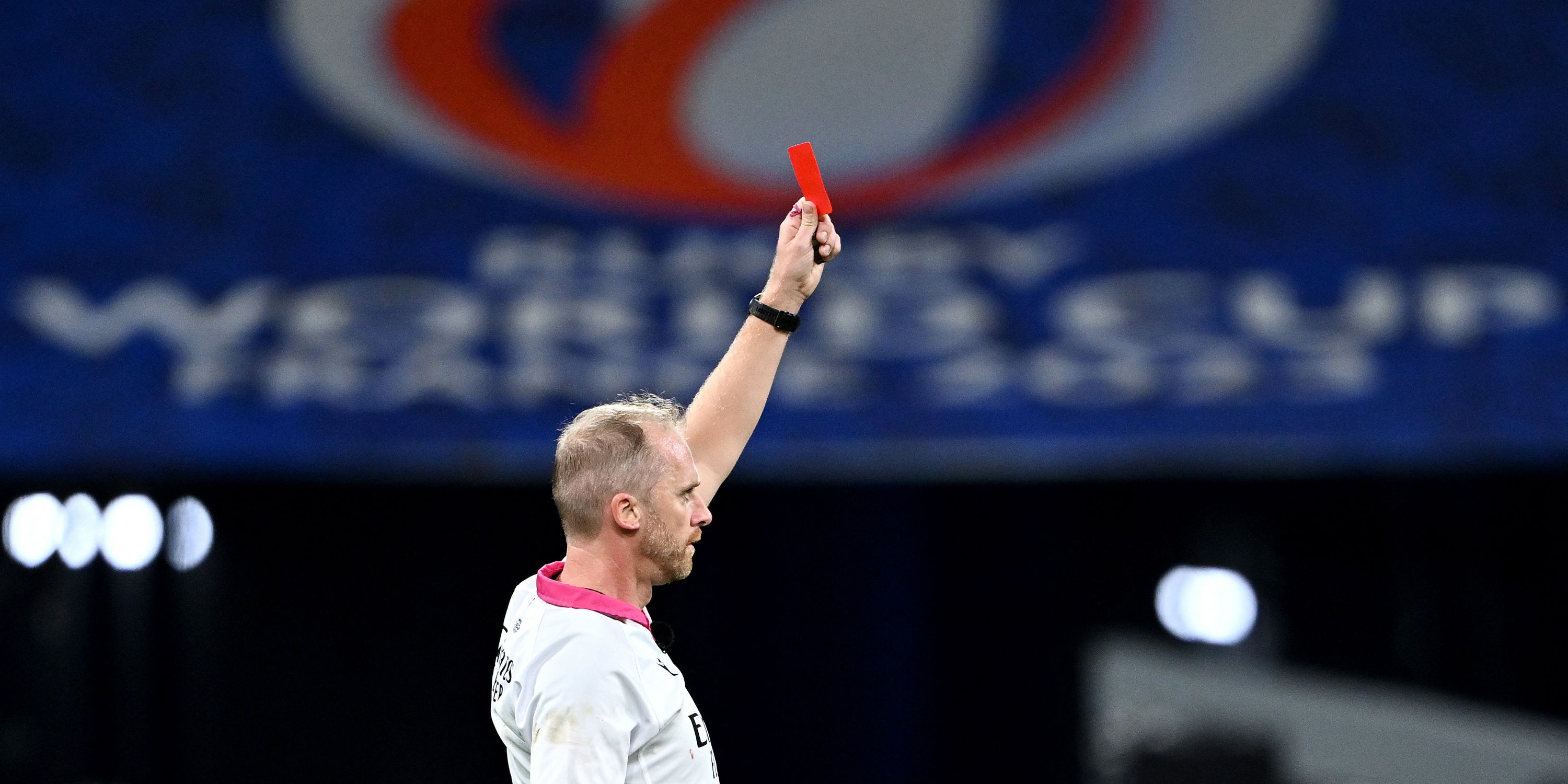 Rugby: le carton rouge allégé testé mais optionnel lors des matches ...