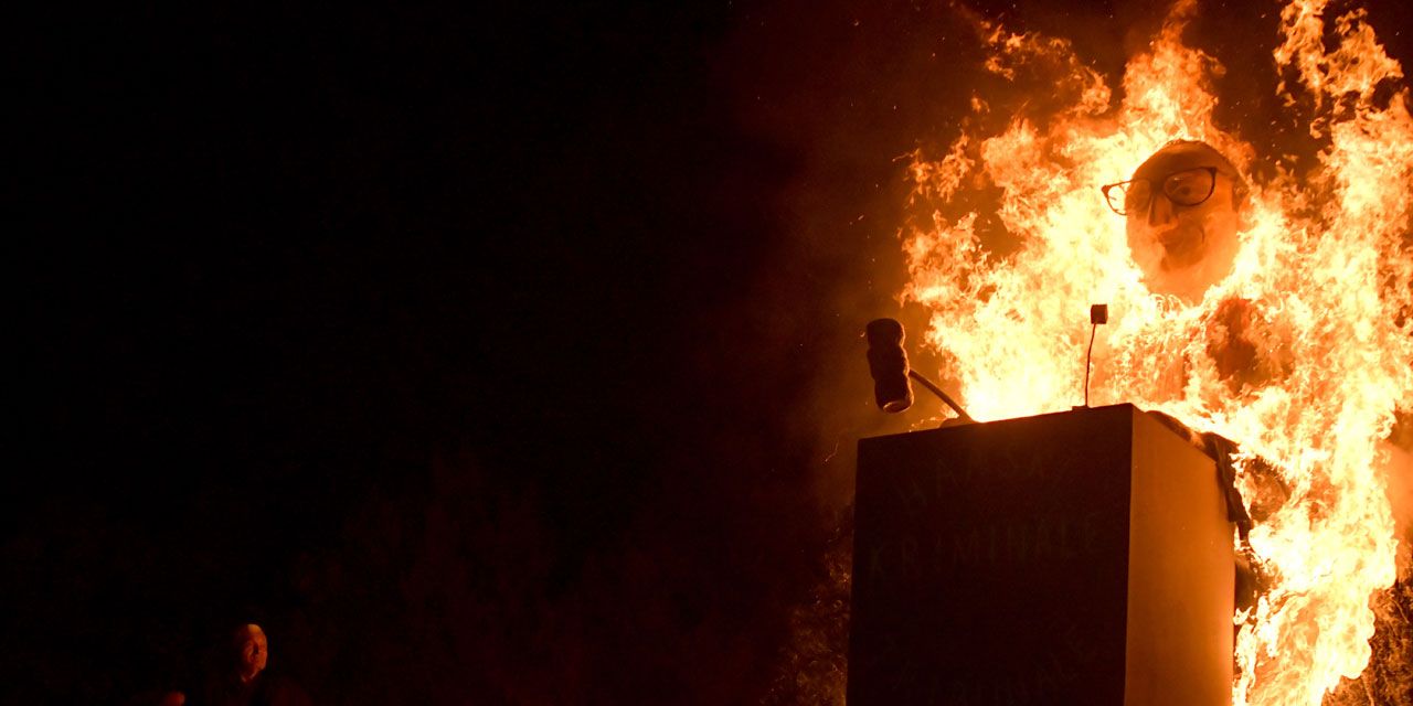 L'effigie d'un juge du TPIY brûlée lors d'un carnaval en Bosnie