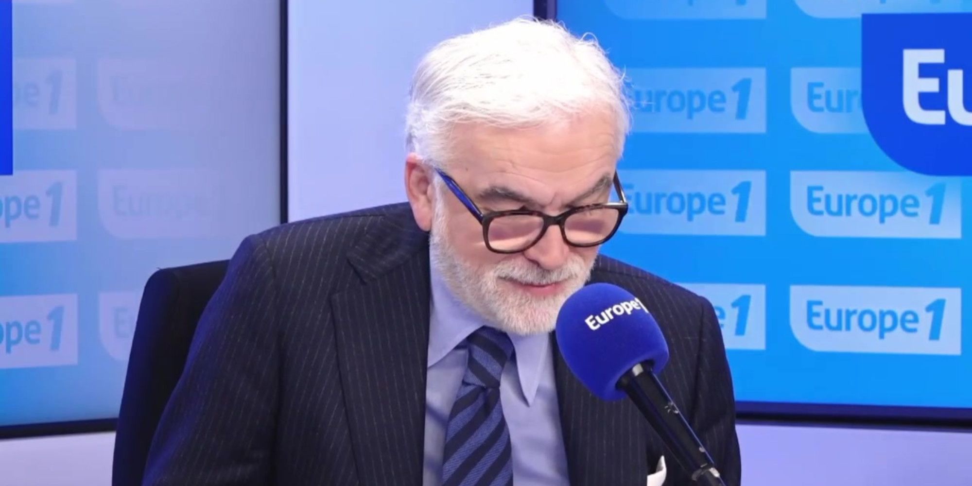 Immigration : «Il faut changer les lois», estime Pascal Praud