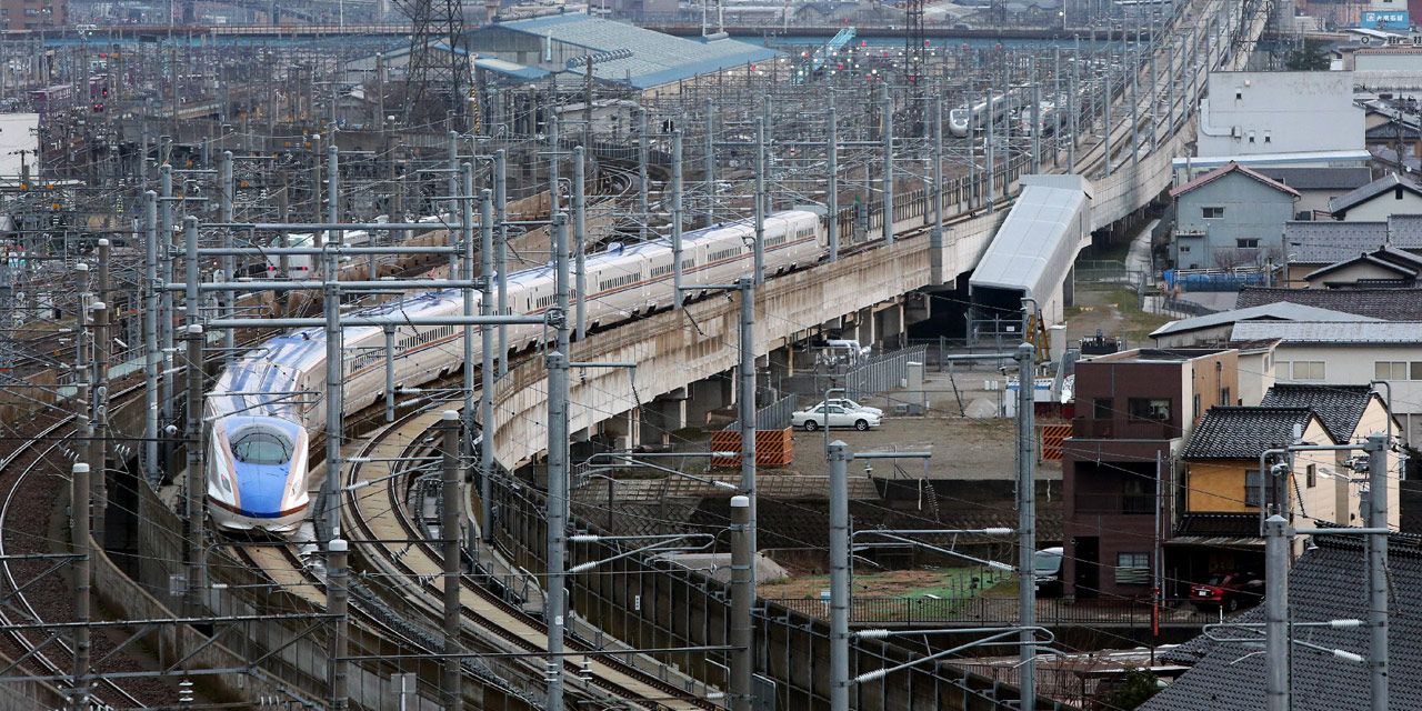 Bientôt un train invisible au Japon