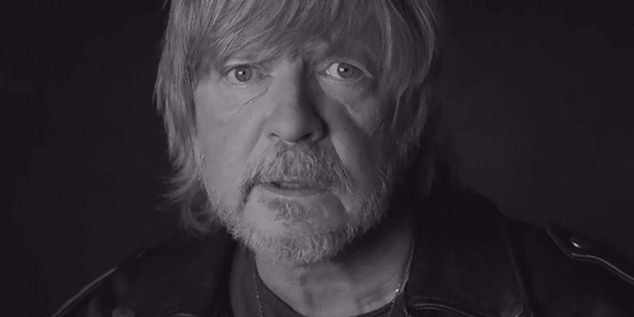 Renaud sort un nouveau clip pour la chanson "Les mots"