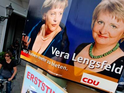 Le décolleté de Merkel pour gagner des voix
