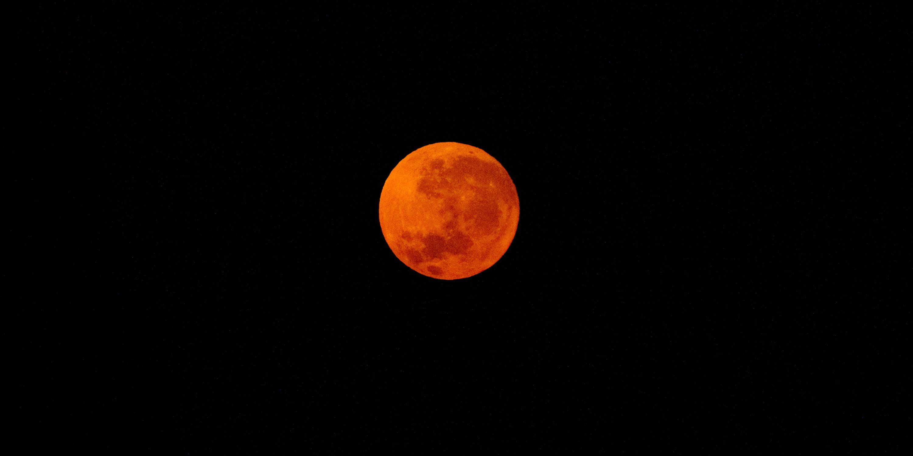«Lune rouge» : comment pourra-t-on observer l'éclipse totale de notre ...