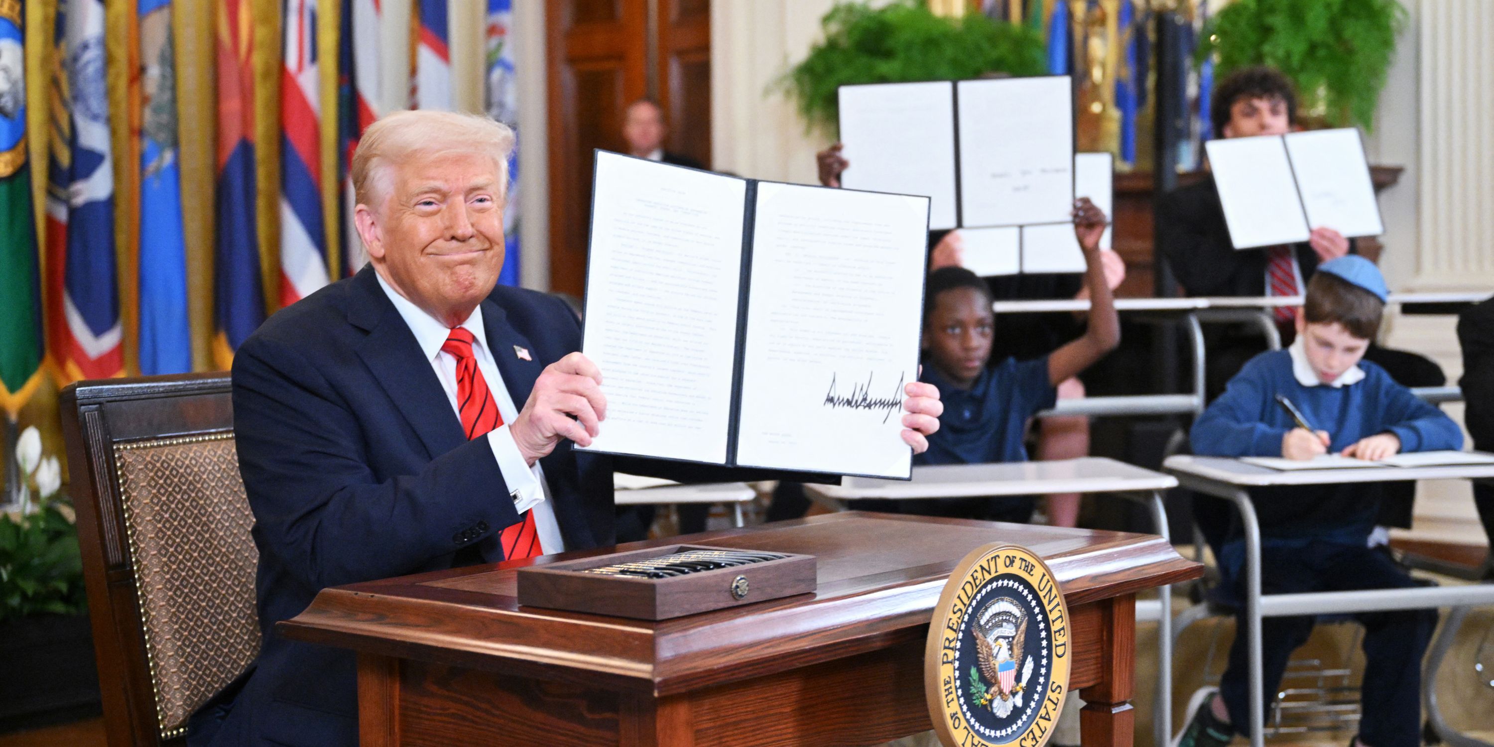 États-Unis : Trump a signé un décret visant à «éliminer » le ministère ...