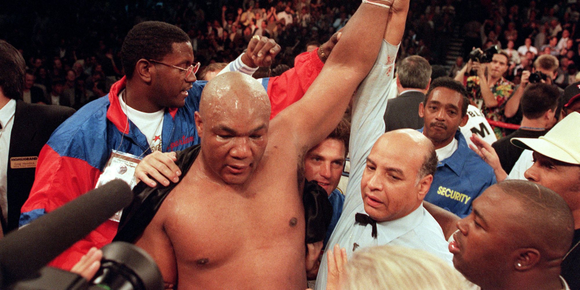 Boxe : George Foreman, légende des poids lourds, est mort à 76 ans