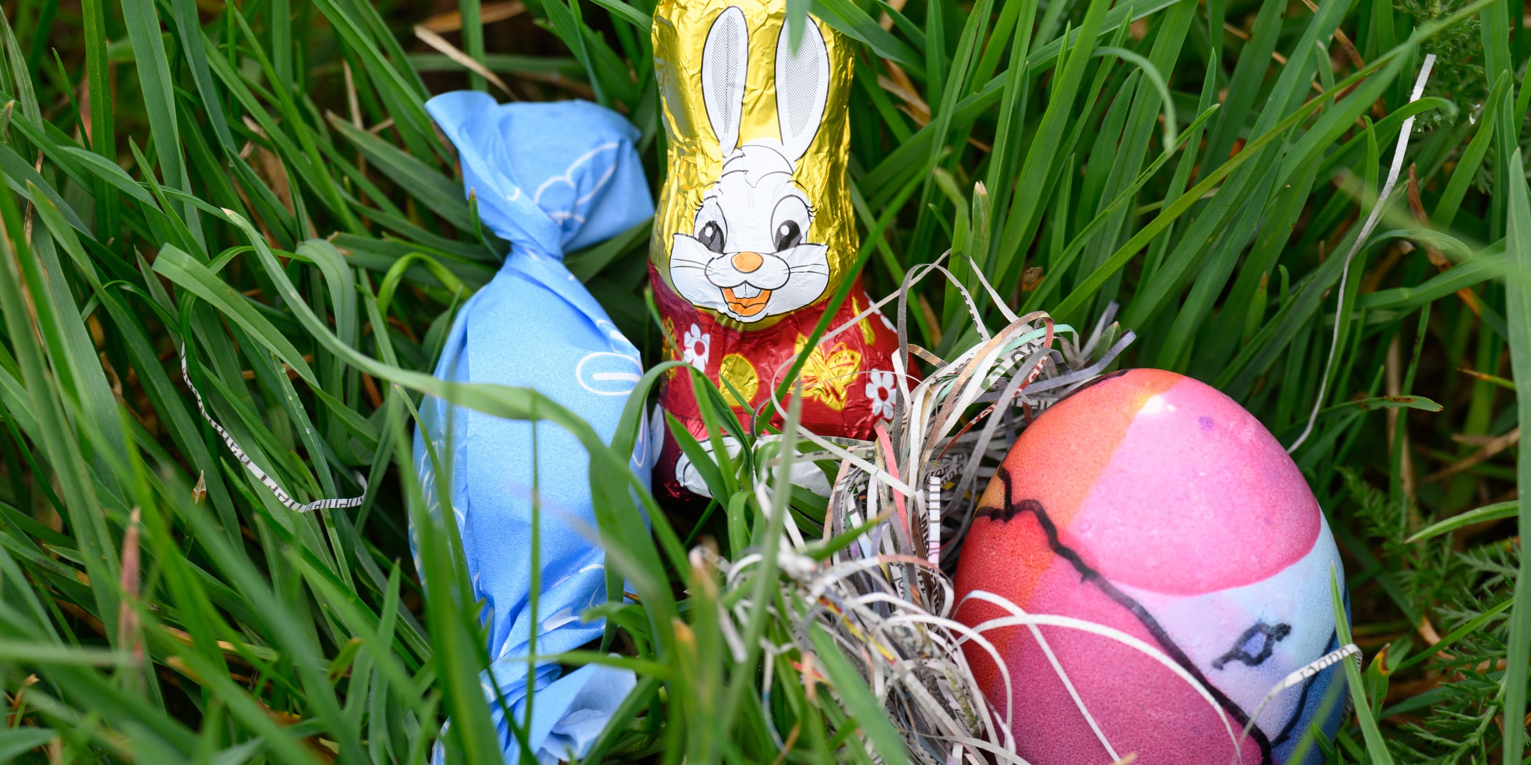 Pâques : dans le parc parisien des Buttes-Chaumont, une chasse aux œufs ...