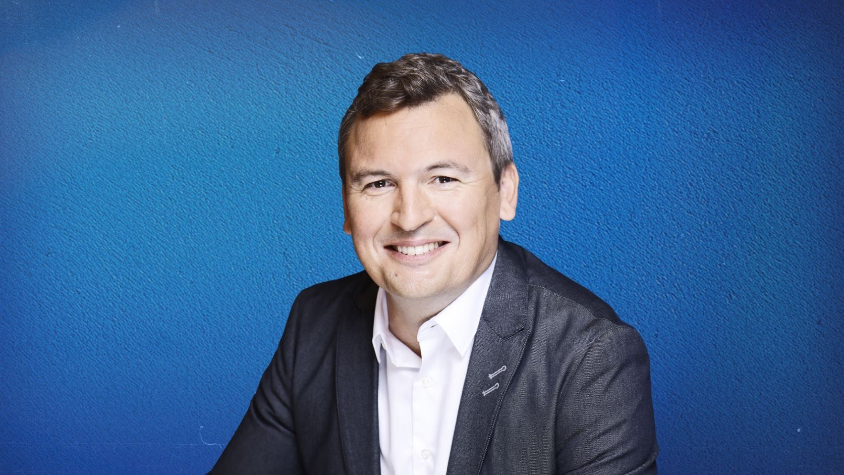 Hello Leo, le premier développeur IA Made in France