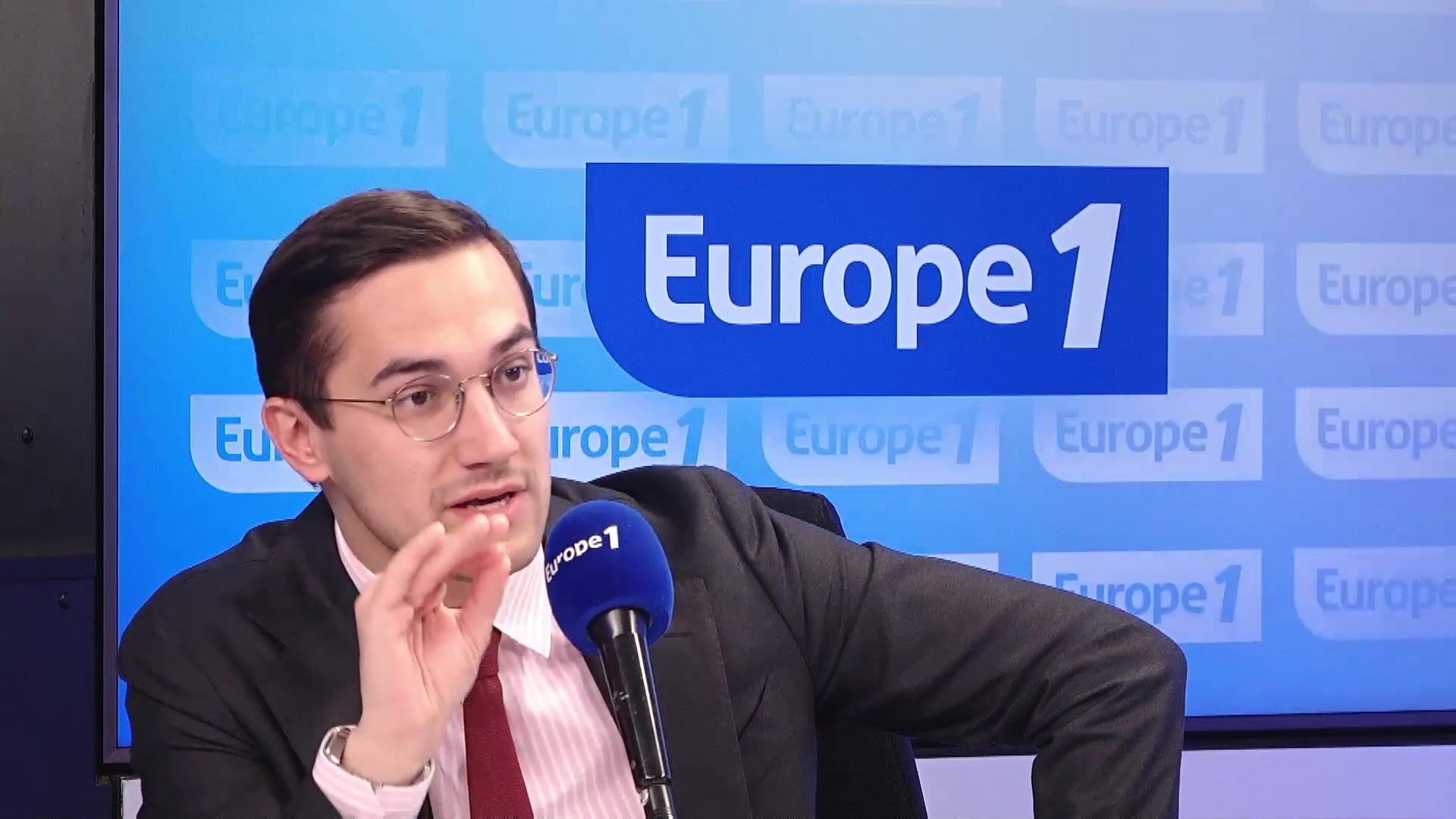 Les LR «ont avalé la suspension de la réforme des retraites sans ...